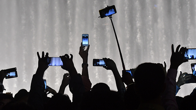 10 facts about smartphones | Pew Research Center