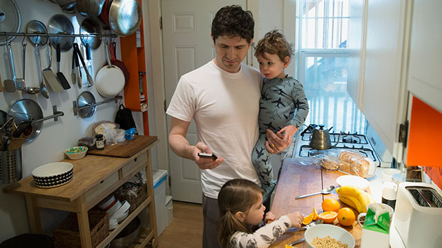 Most dads say they don’t spend enough time with kids | Pew Research Center