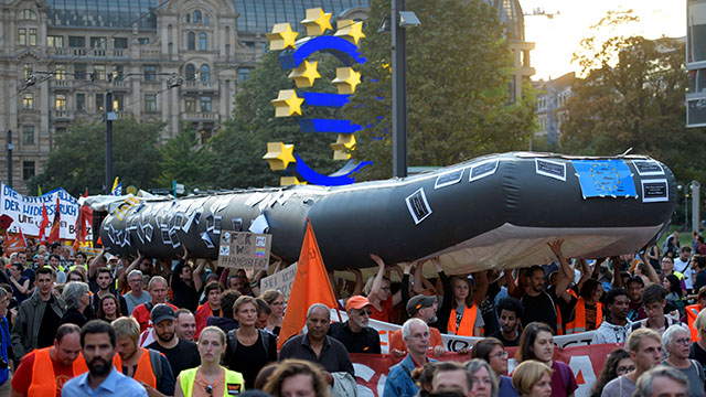 Europeans support taking in refugees – but not EU's handling of issue ...