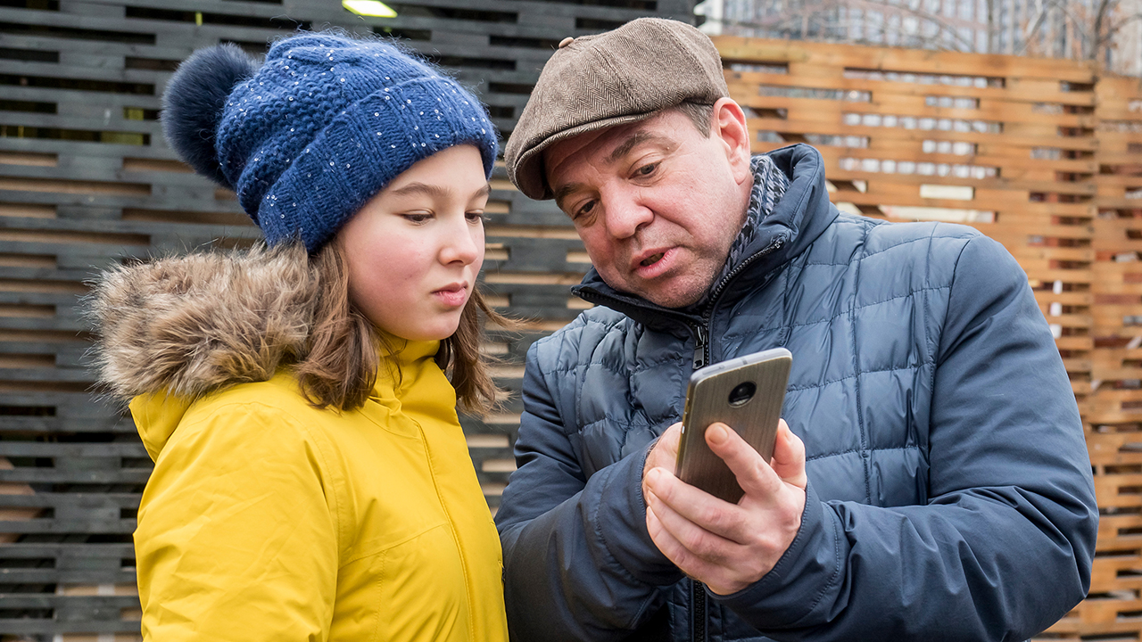 How parents manage teens’ digital technology use | Pew Research Center