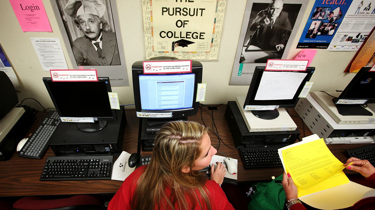 Majority of US colleges admit most of their applicants | Pew Research ...