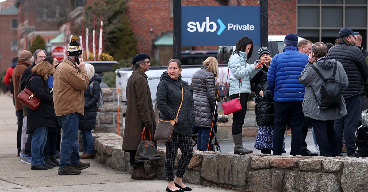 A look at U.S. bank failures throughout history | Pew Research Center