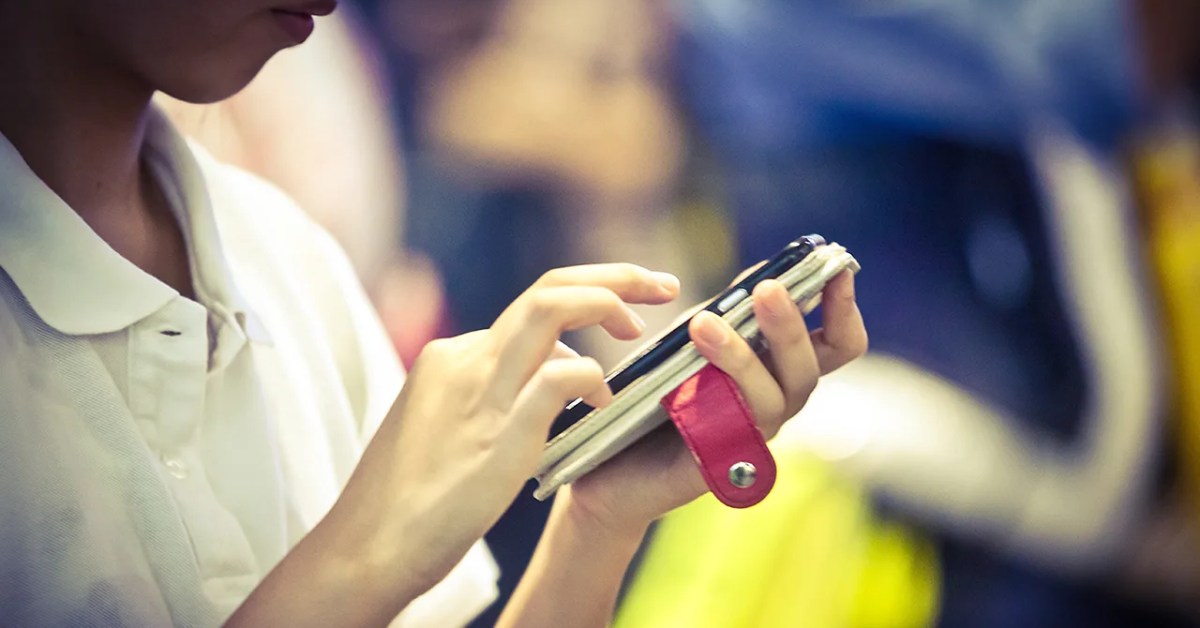 Global views of social media and its impacts on society | Pew Research ...