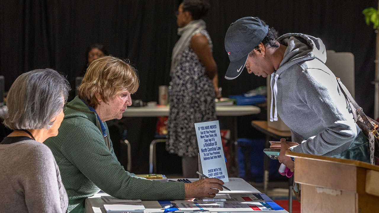 Key facts about US poll workers ahead of the 2024 election | Pew ...