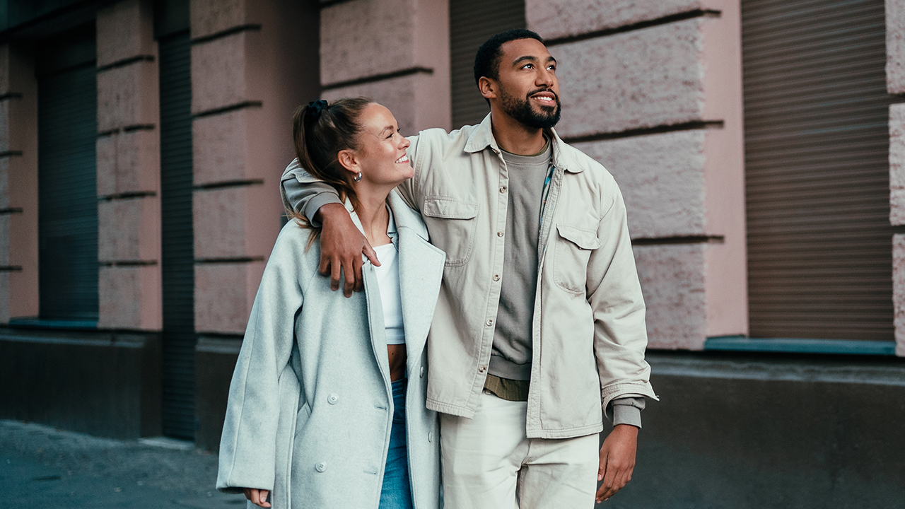 Growing share of US husbands and wives are roughly the same age | Pew ...