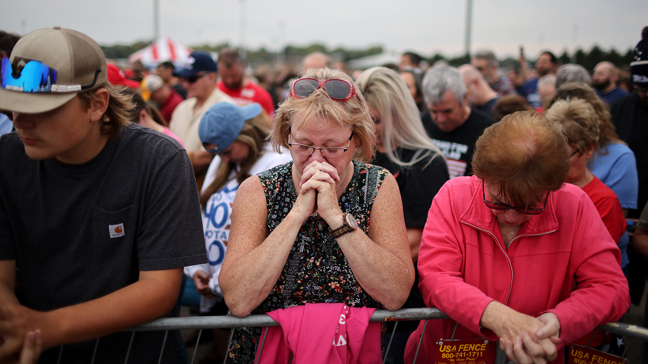 White evangelicals remain among Trump's strongest supporters | Pew ...