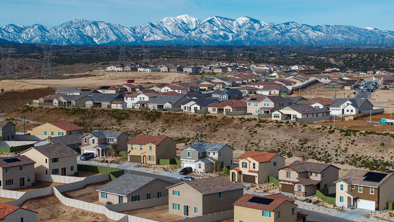 Most in US prefer big houses, even if community is farther away | Pew ...